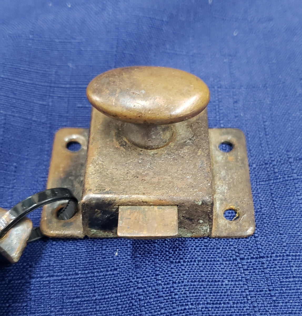 Set of 7 Vintage Cabinet Locks with Keepers & Oval Knobs GS00386 ...