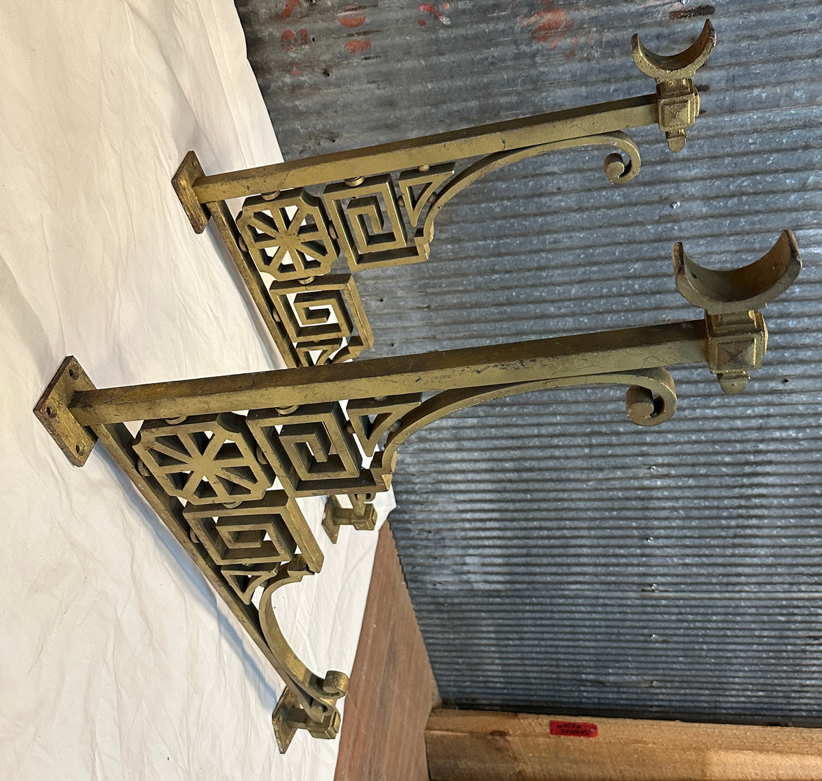 Pair of Cast Iron Handrail Brackets GA20301 – Governor's Architectural ...