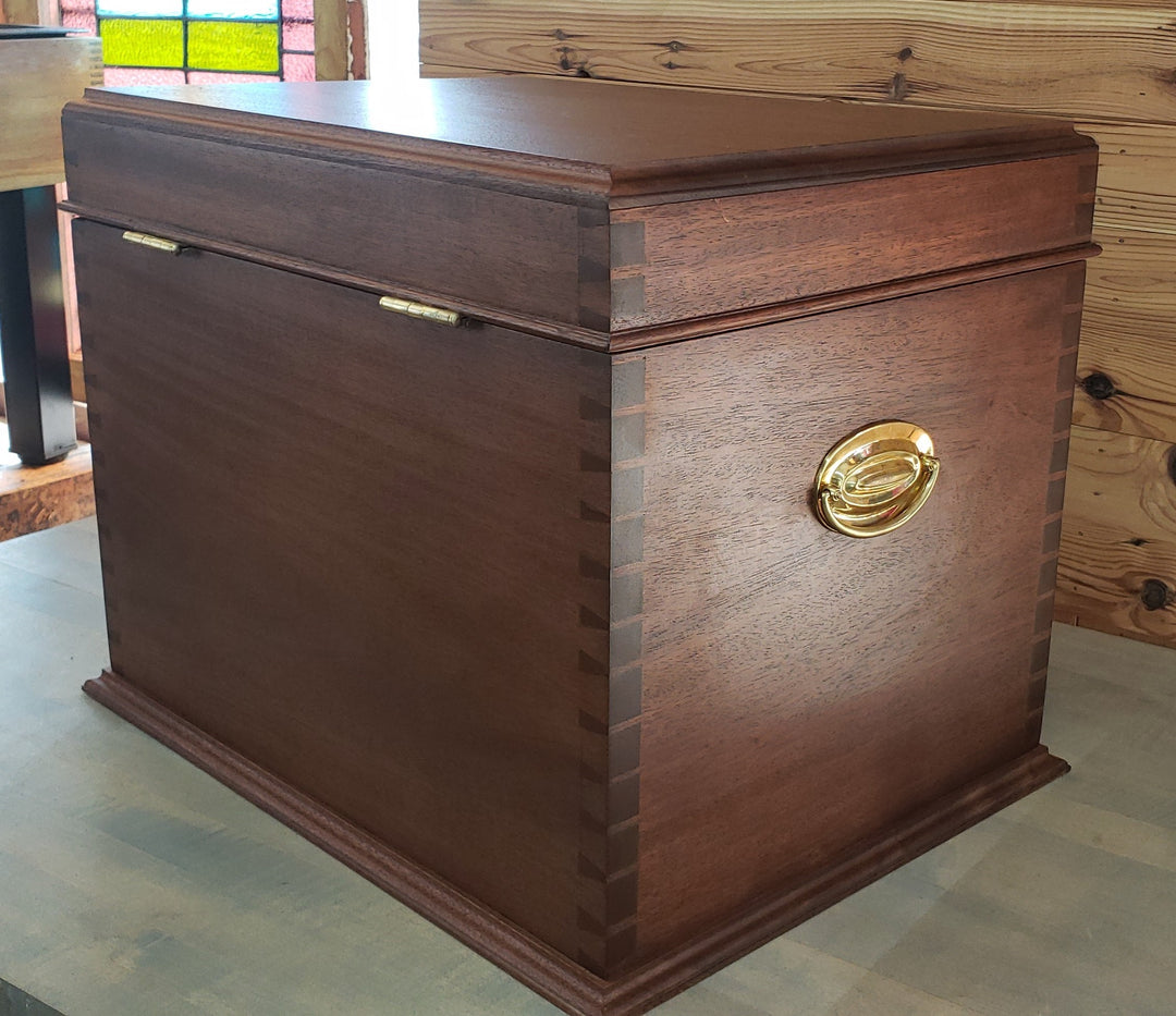 Custom Handcrafted Mahogany Wine Cellarette with Lock & Key #cellarett ...